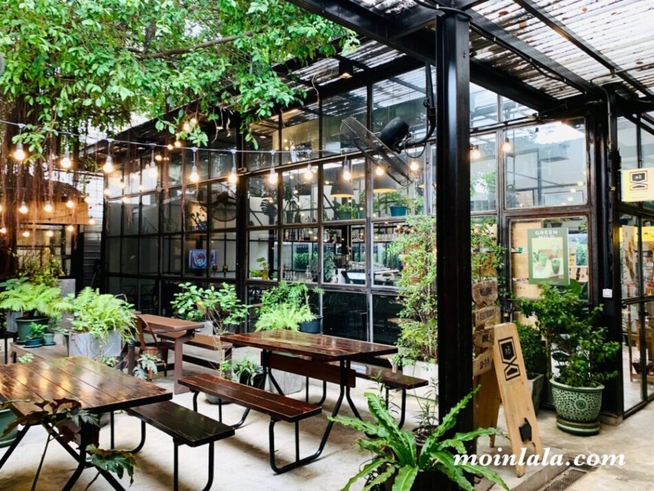 Bangkok｜曼谷 Sa-Ti Handcraft Coffee，隱身Ari區的小綠洲 - 飄浮。日常